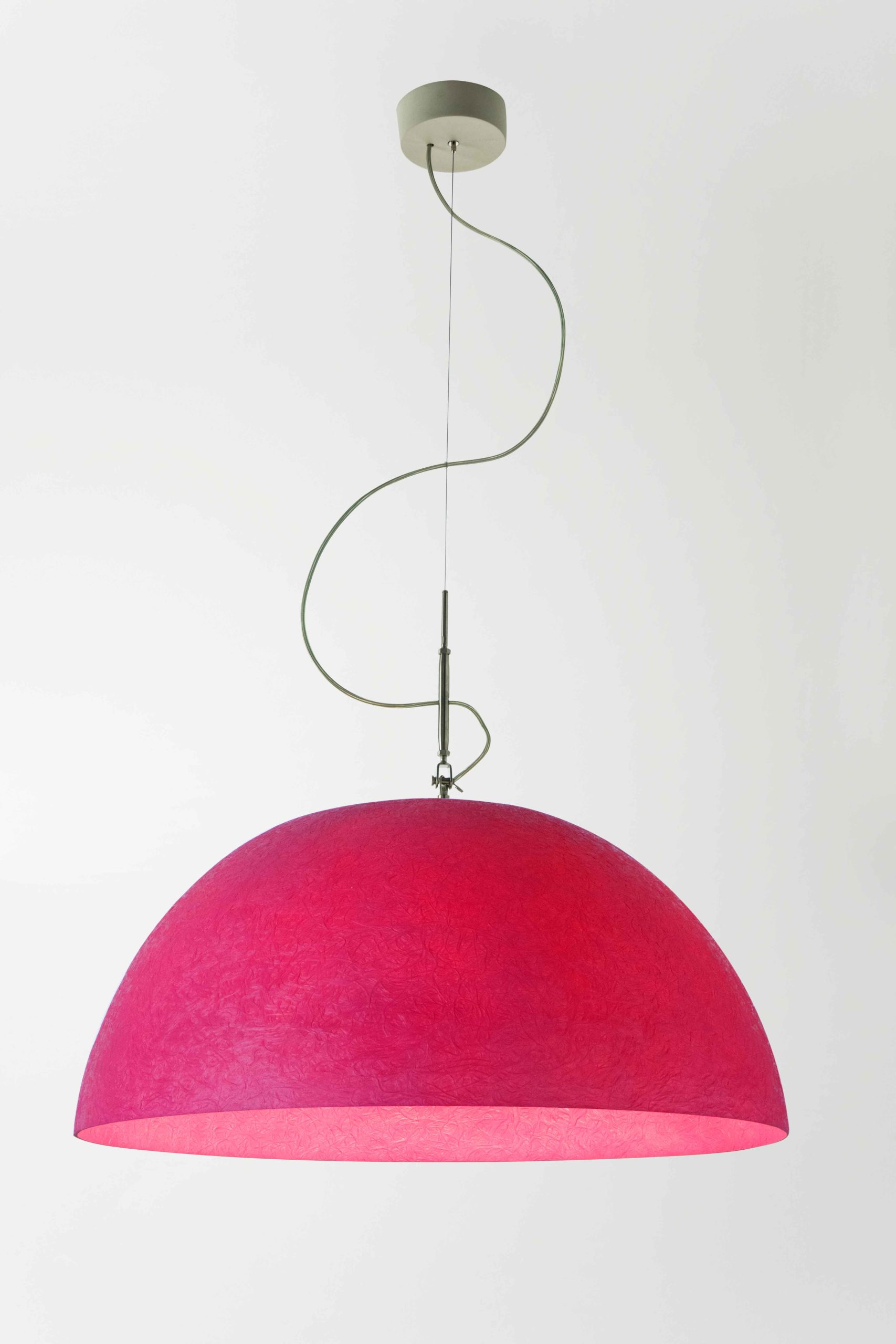 Pantone Colour of the Year 2023: how to use Viva Magenta