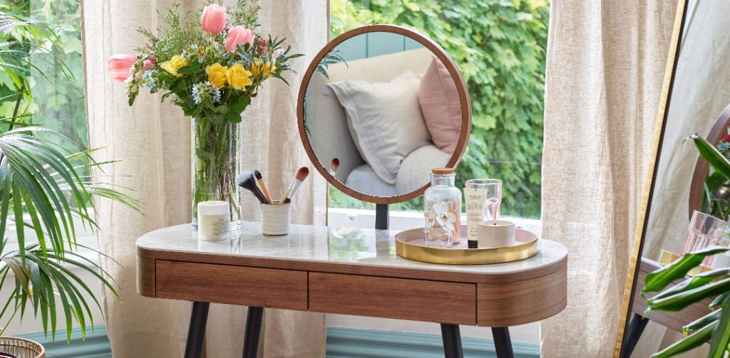Compact dressing table ideas: stylish solutions for small spaces